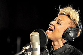 Popun in iyi sesleri Sande ve Howard oldu - Yaşam Haberleri