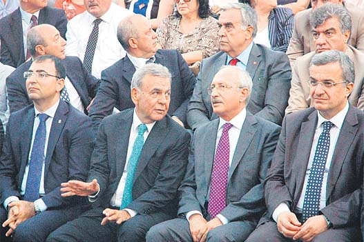 Slogan tartışmasında iki başkan birbirini suçladı - Politika Haberleri