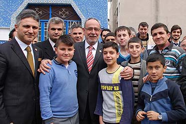 Yarışta biz de varız - Politika Haberleri